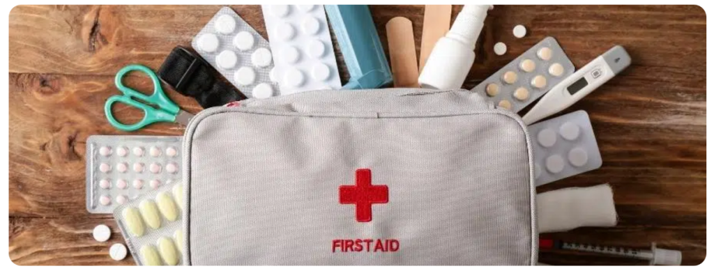 What are the responsibilities of a first aider? – Marypwaters.com